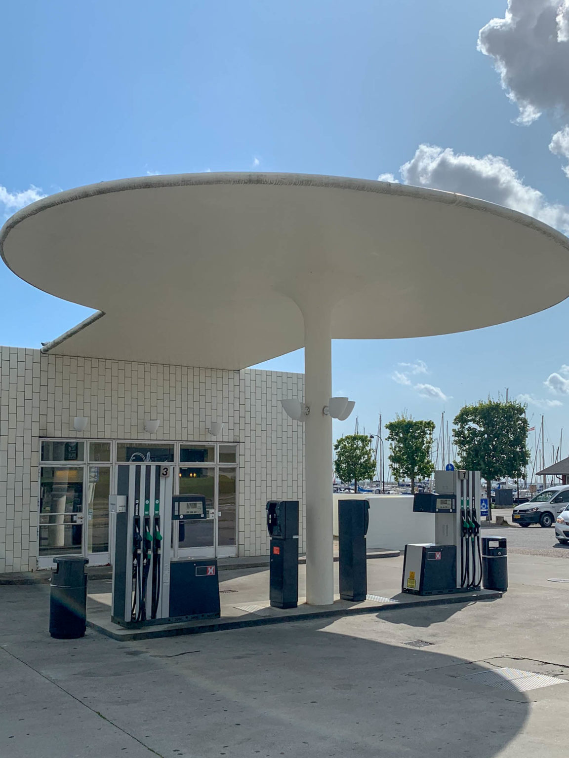 Kopenhagen: Tankstelle Skovshoved | Vielfalt der Moderne