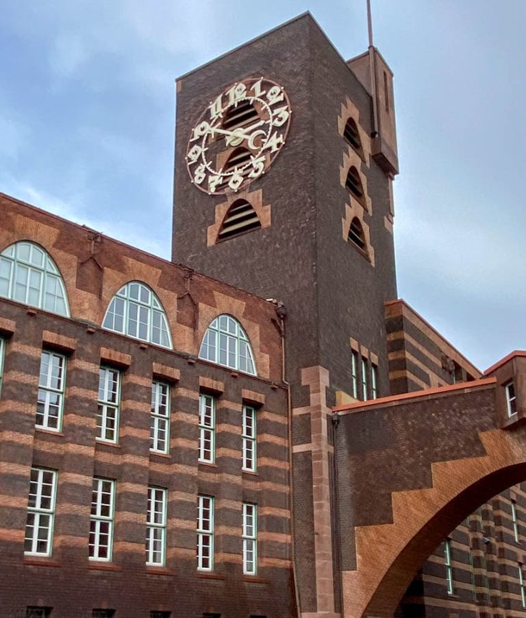 Frankfurt/Main: Behrens Building | Vielfalt der Moderne