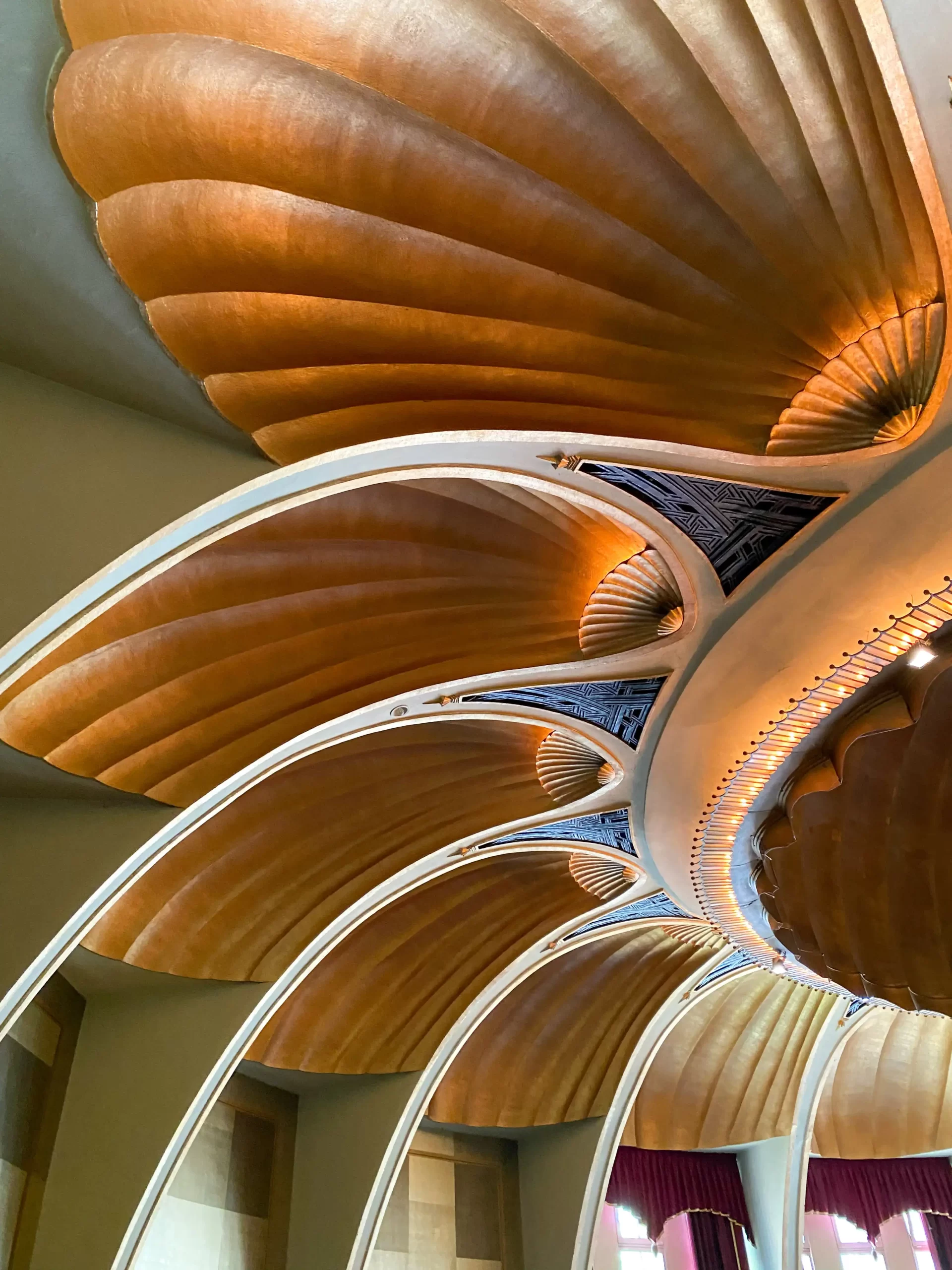 Düsseldorf: Rheinterrasse | Vielfalt der Moderne